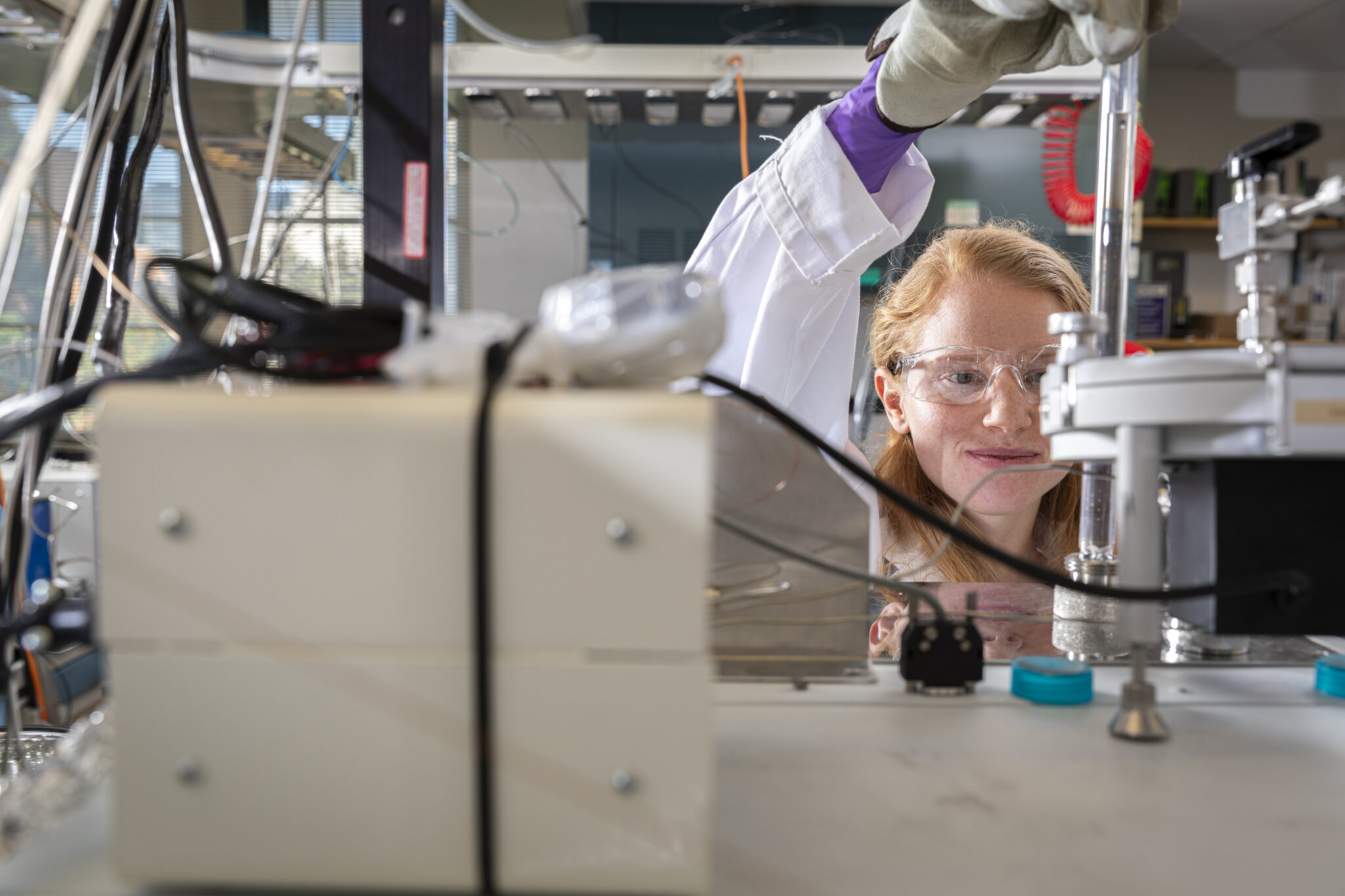 Industrial-era decline in Arctic methanesulfonic acid is offset by ...